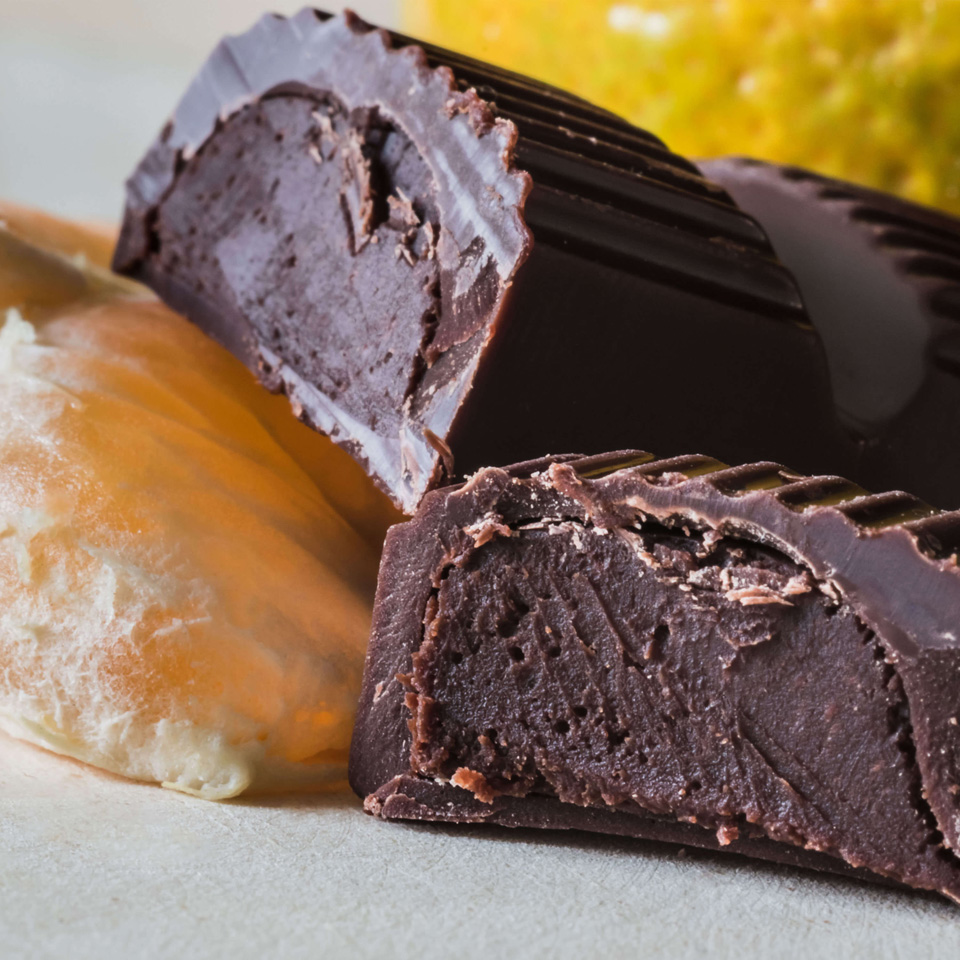 Dark Chocolate Filled With Tangerine: 16 Bars of 1.23 Oz each - Organic ...